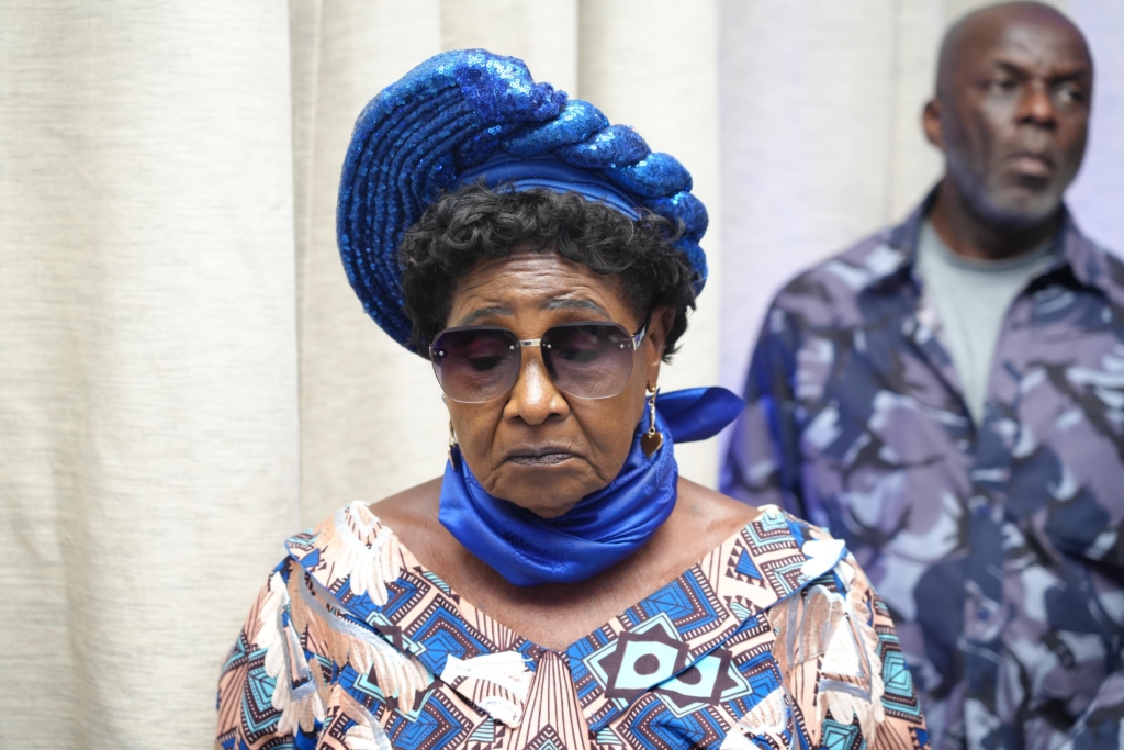 Action caritative :La fondation André Akou est née. – linfo.ci