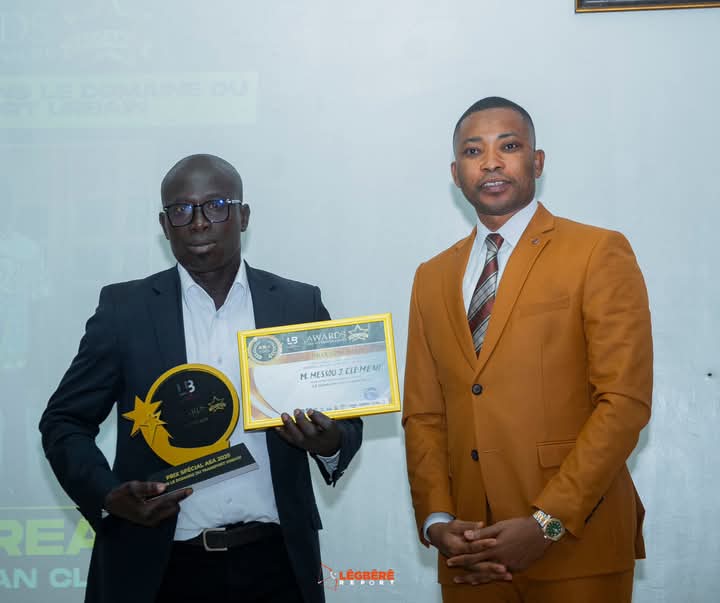 Adiaké Célèbre ses Champions Économiques lors des « Awards des ...